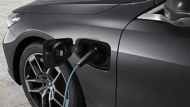 All-new BMW 5 Series Photo Gallery - CarWale