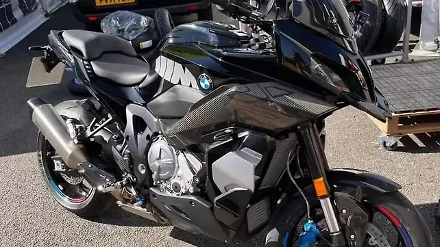 BMW M1000XR spotted at Isle of Man TT - BikeWale