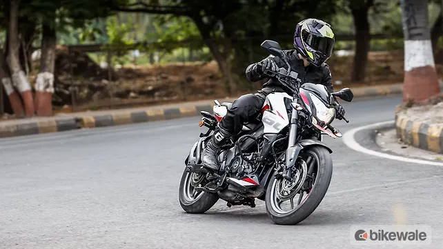 2023 Bajaj Pulsar NS160: Road Test Review - BikeWale