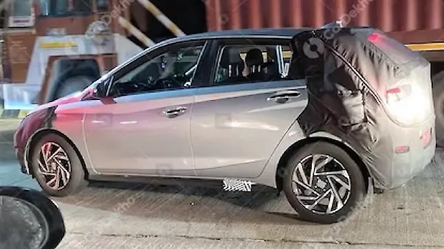Hyundai i20 facelift spied testing in India for the first time - CarWale