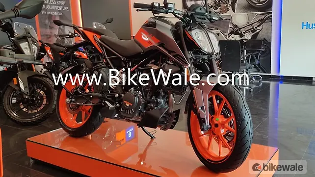 2023 KTM 200 Duke with LED headlight starts reaching dealerships - BikeWale