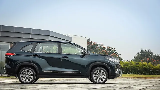 Maruti Invicto Alpha Plus variant - What to expect? - CarWale