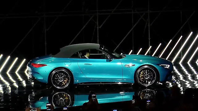 Mercedes-AMG SL55 Roadster launched in India at Rs. 2.35 crore - CarWale