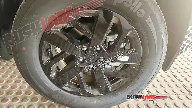 Tata Harrier facelift to get a Safari-like two-spoke steering wheel ...