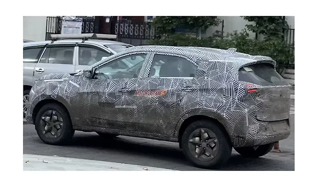 Tata Nexon facelift spotted again; to get new alloy wheels - CarWale