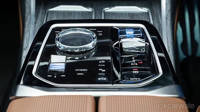 BMW i7 Price - Images, Colours & Reviews - CarWale