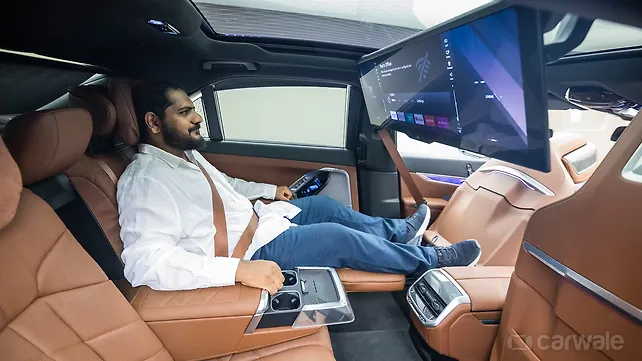 BMW i7 xDrive60 First Drive - CarWale