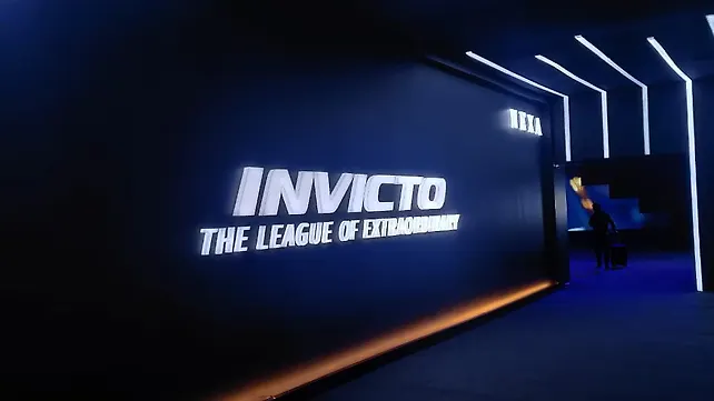 Maruti Invicto launched in India; live updates - CarWale