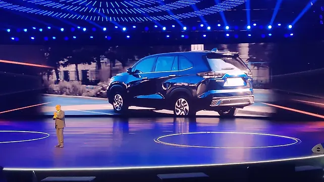 Maruti Invicto launched in India; live updates - CarWale