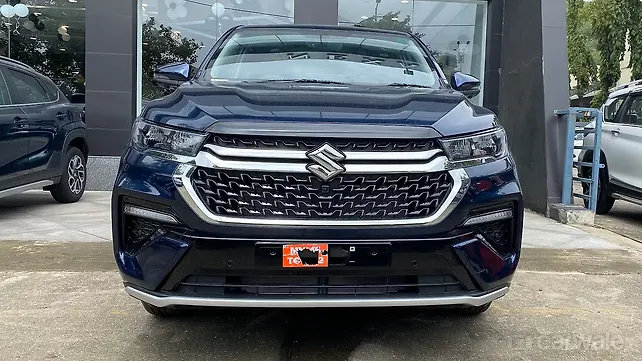 Maruti Invicto reaches dealerships in India - CarWale