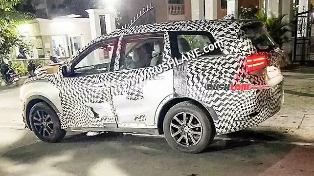 Mahindra XUV700 spotted with six-seat layout | CarTrade