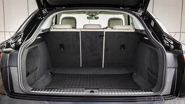 Audi Q8 e-tron Price - Images, Colours & Reviews - CarWale