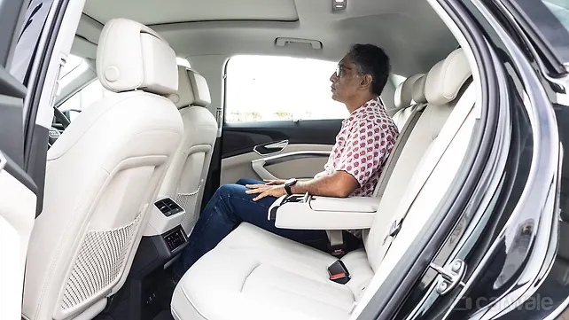 Audi Q8 e-tron Price - Images, Colours & Reviews - CarWale