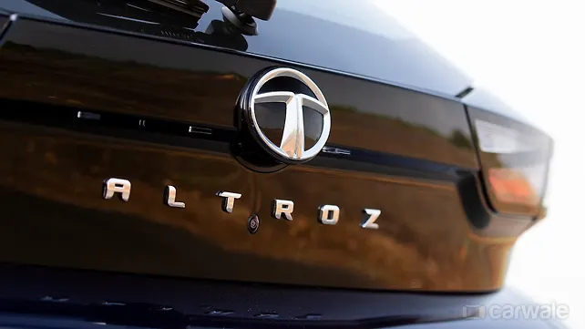 Tata Altroz base variant gets new features; new mid-spec variants ...