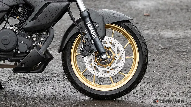 Yamaha FZ-S FI Version 4.0 Deluxe: Road Test Review - BikeWale