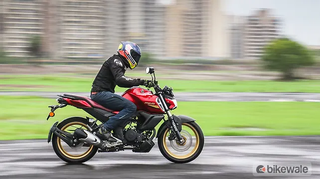 Yamaha FZ-S FI Version 4.0 Deluxe: Road Test Review - BikeWale
