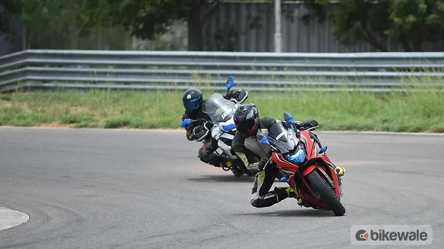 TVS Eurogrip Roadhound Big Bike Tyres: Track Review - BikeWale