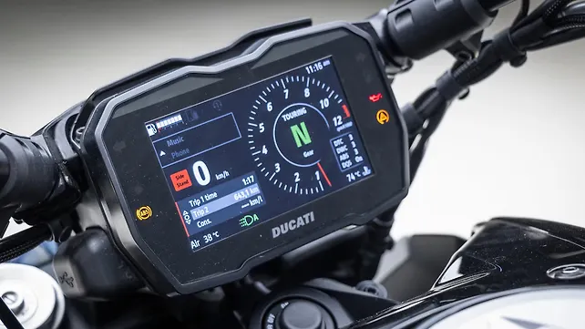 Ducati Diavel V4 360 view - BikeWale