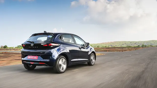 Tata Altroz CNG mileage revealed - CarWale