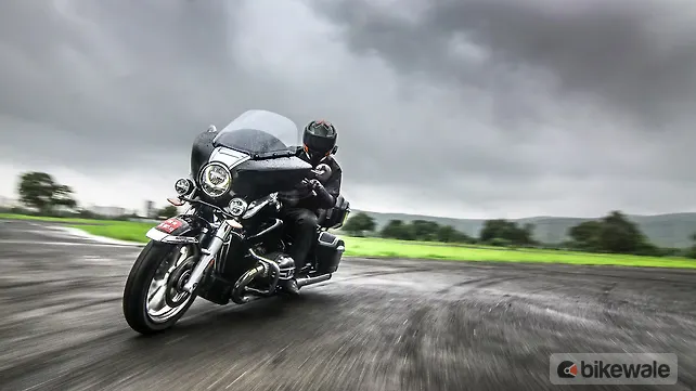 BMW R18 Price - Mileage, Images, Colours | BikeWale