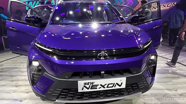 Tata Nexon facelift photo gallery: What's new on the outside? - CarWale