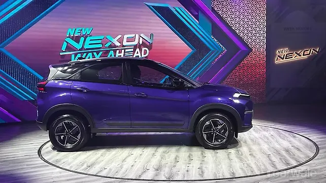 Tata Nexon facelift photo gallery: What's new on the outside? - CarWale