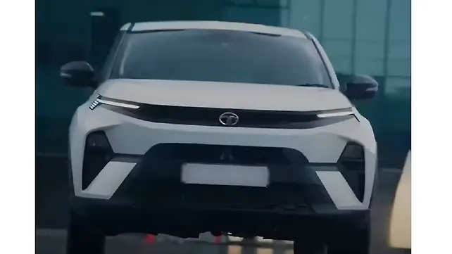 Tata Nexon facelift Smart (base) variant revealed in pictures - CarWale