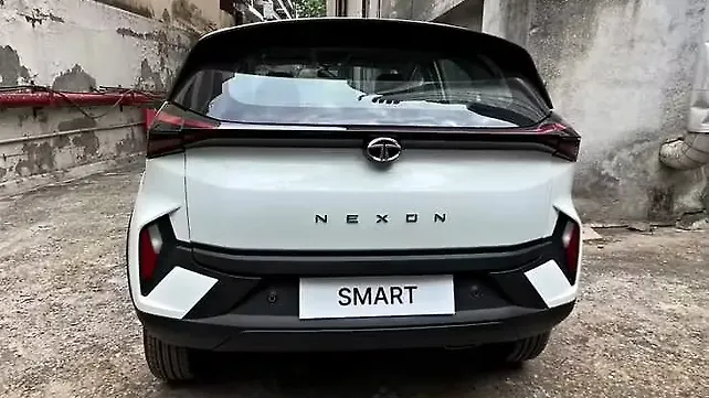 Tata Nexon facelift entry-level variant arrives at dealership - CarWale