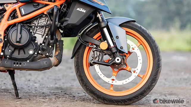 2024 KTM 390 Duke: Road Test Review - BikeWale