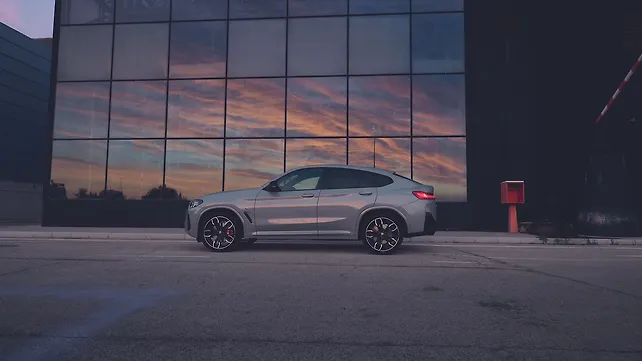 BMW X4 M40i launched in India; Priced at Rs. 96.20 lakh | CarTrade