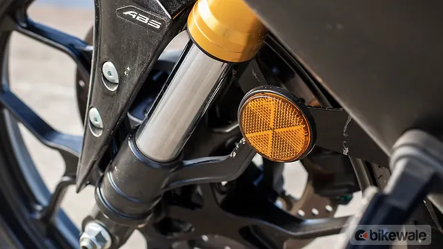 Yamaha YZF-R3: First Ride Review - BikeWale