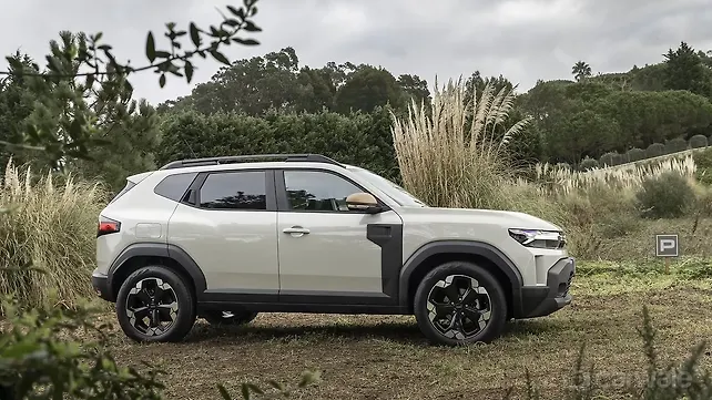 India-bound Renault (Dacia) Duster First look - CarWale