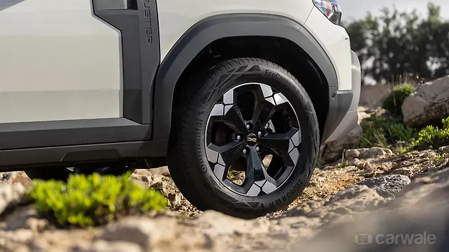 New Renault Duster unveiled: Now in pictures - CarWale