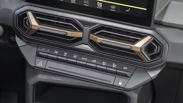 Top 5 interior features of the India-bound Renault (Dacia) Duster - CarWale