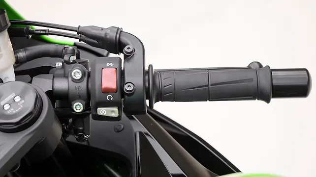 Kawasaki Ninja ZX-6R 360 view - BikeWale