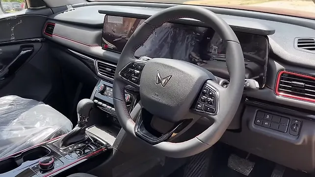 Mahindra XUV700 Blaze Edition: Top 5 highlights - CarWale