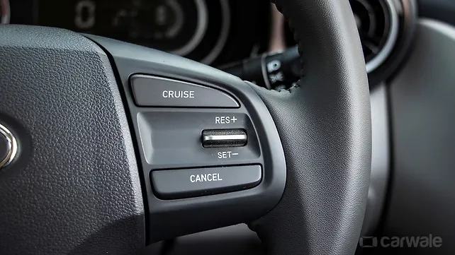 Cruise control and adaptive cruise control in a car: How it works ...