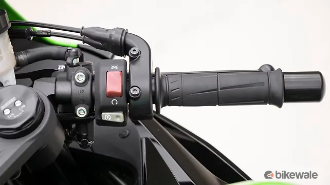 Kawasaki Ninja ZX-6R 360 view - BikeWale