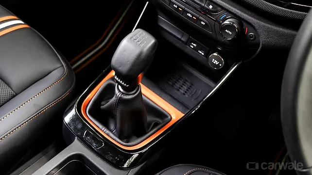 Discontinued Altroz [2020-2025] XZ Plus i-Turbo (S) on road Price ...