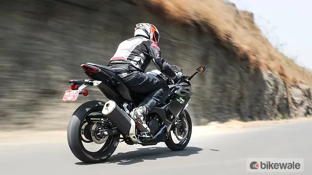 Kawasaki Ninja 500 Price - Mileage, Images, Colours | BikeWale