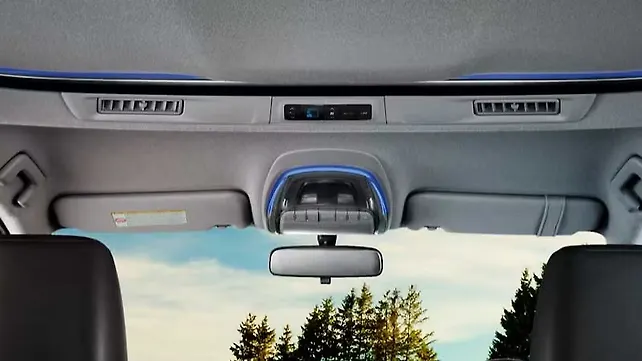 Toyota Innova Crysta Price - Images, Colours & Reviews - CarWale