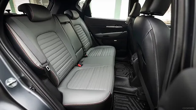 Kia Sonet Price - Images, Colours & Reviews - CarWale