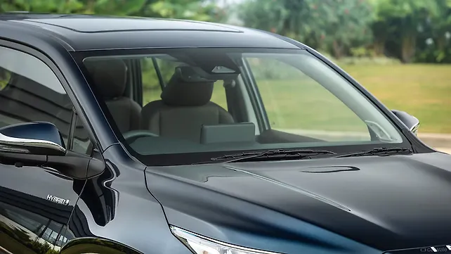 Toyota Innova Hycross Price - Images, Colours & Reviews - CarWale