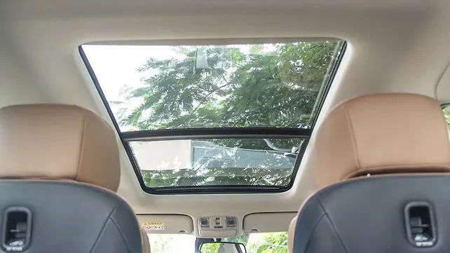 Hyundai Alcazar Diesel Launched With Panoramic Sunroof - CarWale