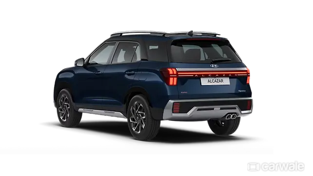 Hyundai Alcazar facelift launched: Variants explained - CarWale