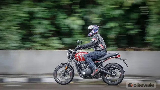Triumph Speed T4 - First Ride Review - BikeWale