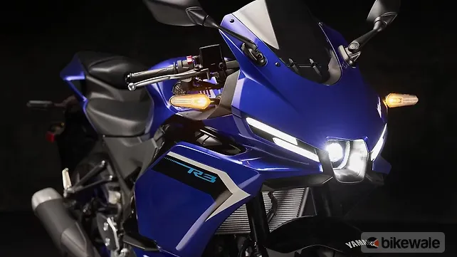 Yamaha R3 360 view - BikeWale