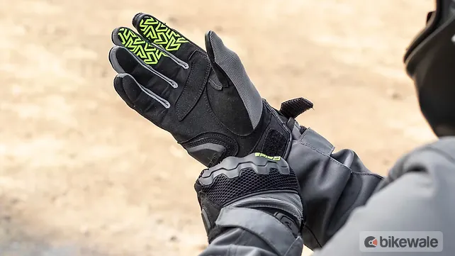 Raida Drift Gloves Long Term Review: Buy or not buy? - BikeWale