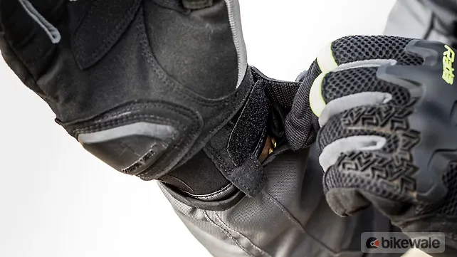 Raida Drift Gloves Long Term Review: Buy or not buy? - BikeWale