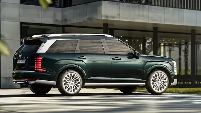 Hyundai updates its flagship SUV with a new look and more features ...